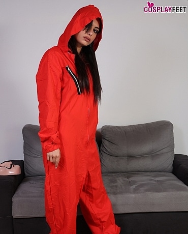 Hot babe Lara in her Casa de Papel costume adores presenting her ...
